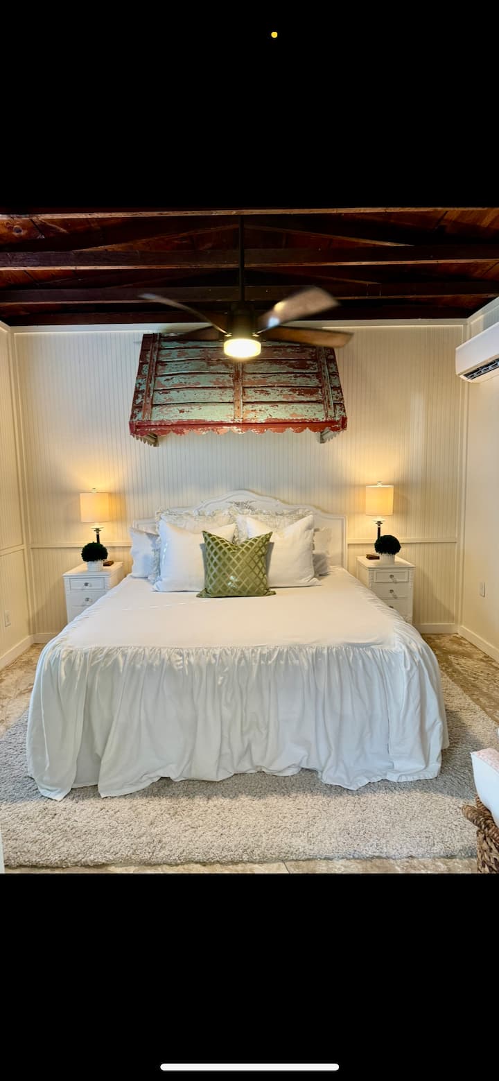 Montbeliard-private Cottage / Downtown - Comfort, TX