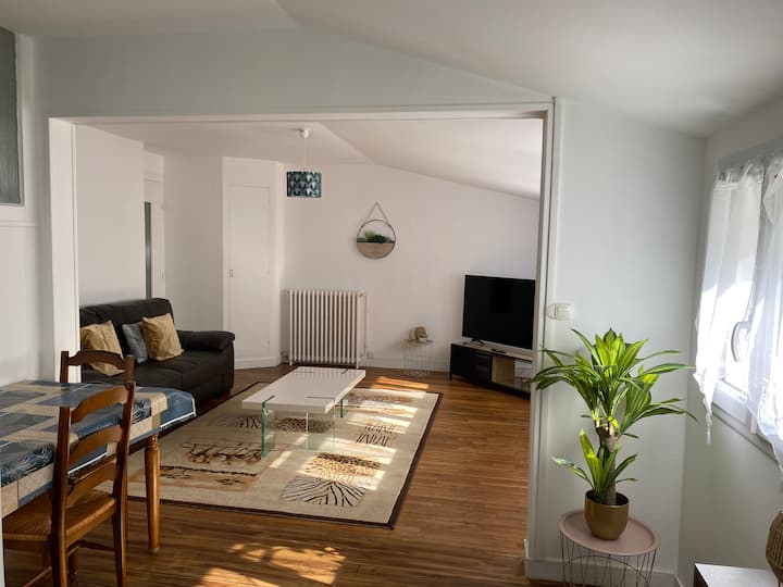 Appartement Tout Confort De 2 Chambres - Saint-Maixent-l'École