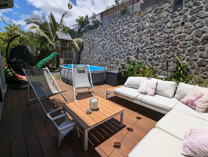 Jolie Villa,  Petite Piscine Aire De Jeux, Vue Mer - Saint-Denis