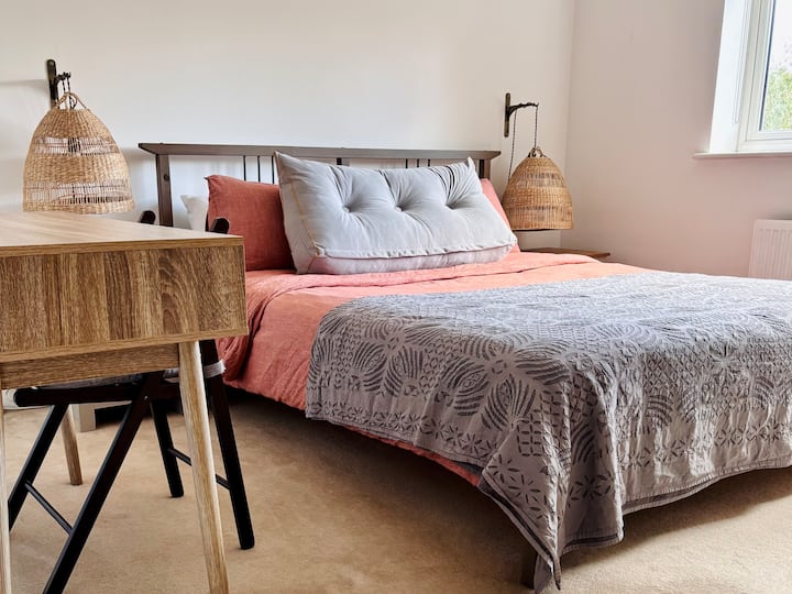 King Size Bed W/ Private En Suite 30 Min To London - Hemel Hempstead