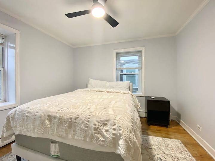 Spacious, Sunny, 2br+lndry Near Hosp|nu - Evanston, IL