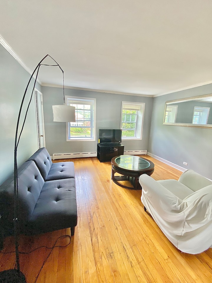 Sunny, 2br Nearbeach 1 Mi, Nu, W/in-unit Lndry - Evanston, IL