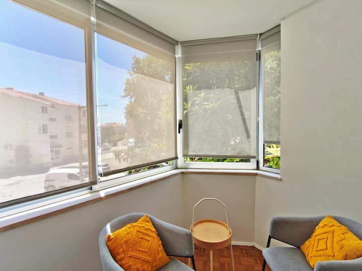 Carcavelos, Cozy 3 Bedroom Apartment In Cascais - Oeiras