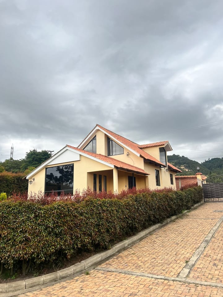 Casa Campestre Con Chimenea Interior, Confortable - Paipa