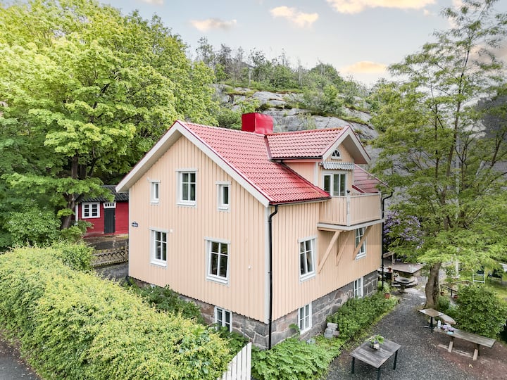 Hus Med Lummig Trädgård, Nära Till Hav Och Stad - Göteborg
