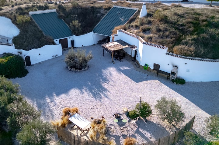 Las Dunas Caves - Olivo: 2 Bedroom Cave House - Sierra de Cazorla