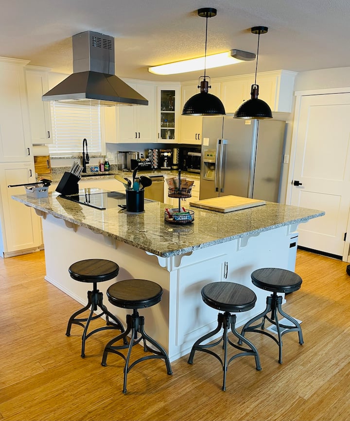 Feels Like Home-very Comfy And Well Stocked-centrally Located-walk To Major Park - Medford, OR