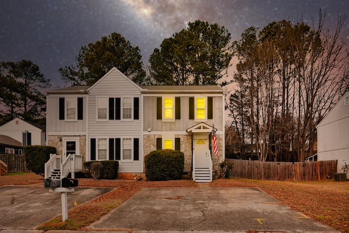 Cozy Townhome W/ Dedicated Workspace! - Marietta, GA