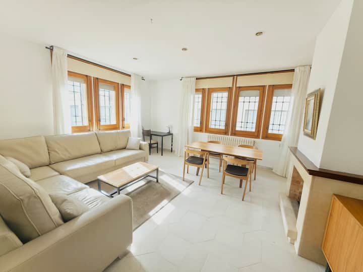 Apartamento 85 M² Céntrico, Luminoso Y Comunicado - Sabadell