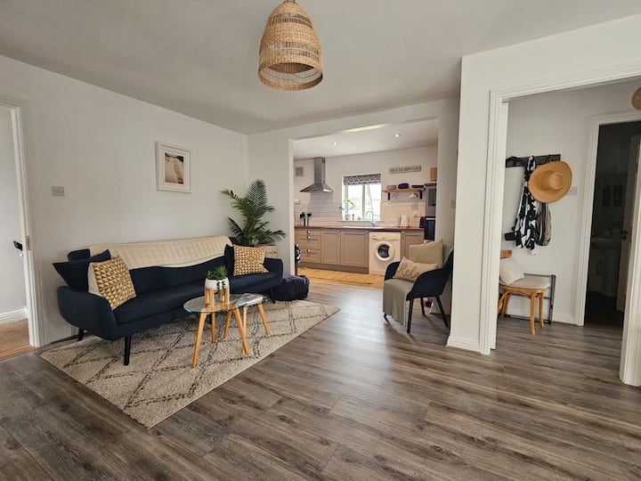 Two Bed Stylishtown Apt. Free Parking - Wexford