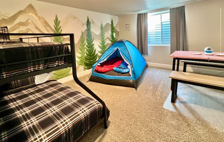 The Great Indoors: King,  Bunk, Tent, Laundry - Twin Falls, ID
