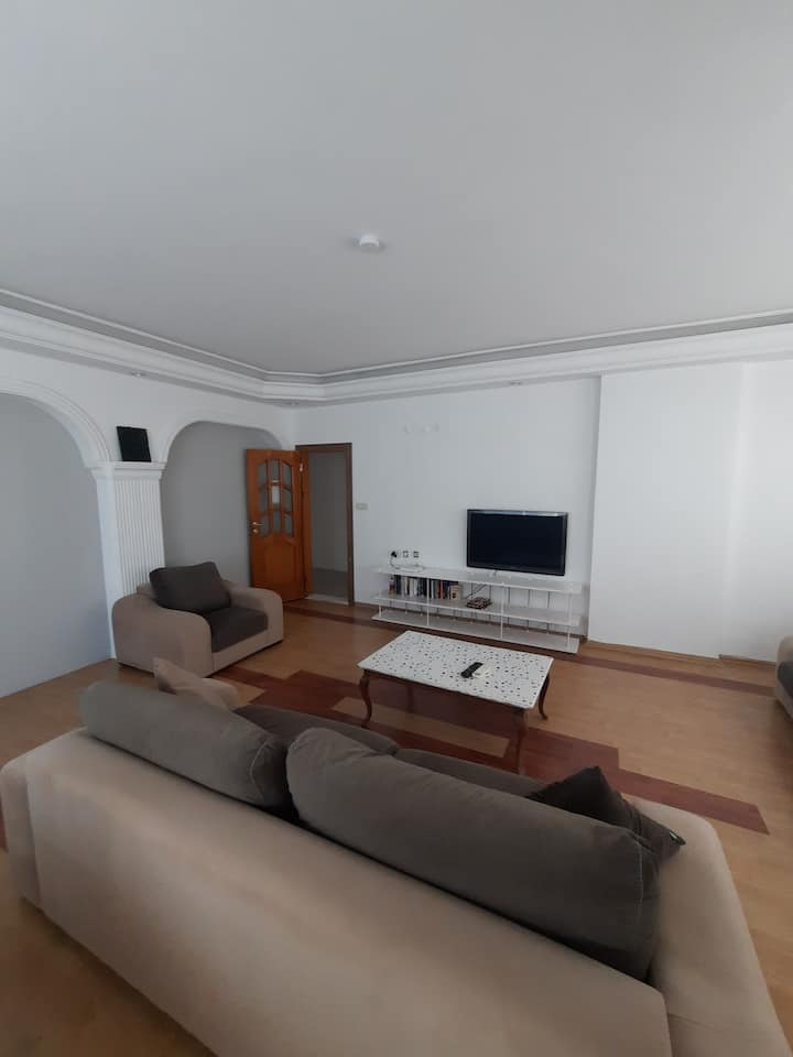 3-aile Ortamında Tertemiz Daire - Antalya