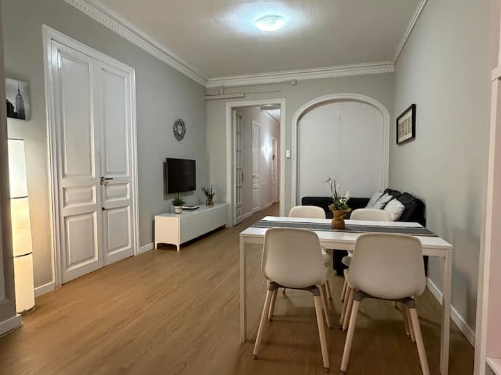 Excelente Apartamento En El Centro De Barcelona - Barcelona