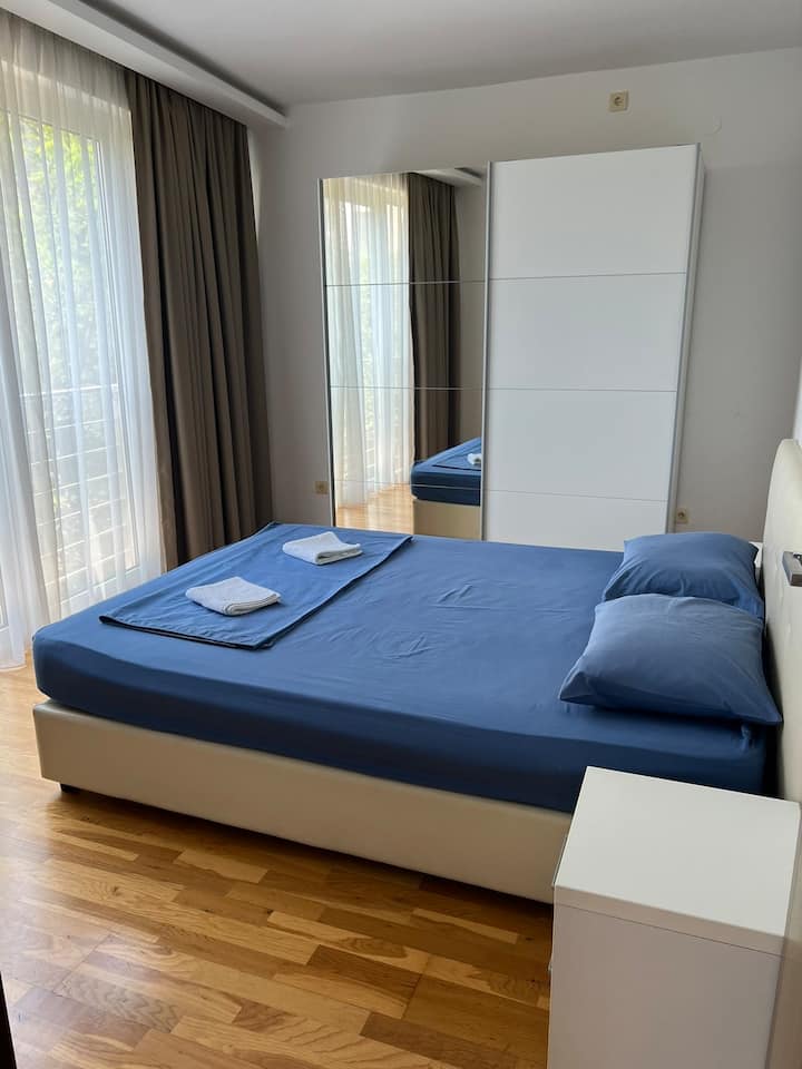 Modern Apt W/ Sea-view ☀︎4 Minute Walk To Old Town - Budva