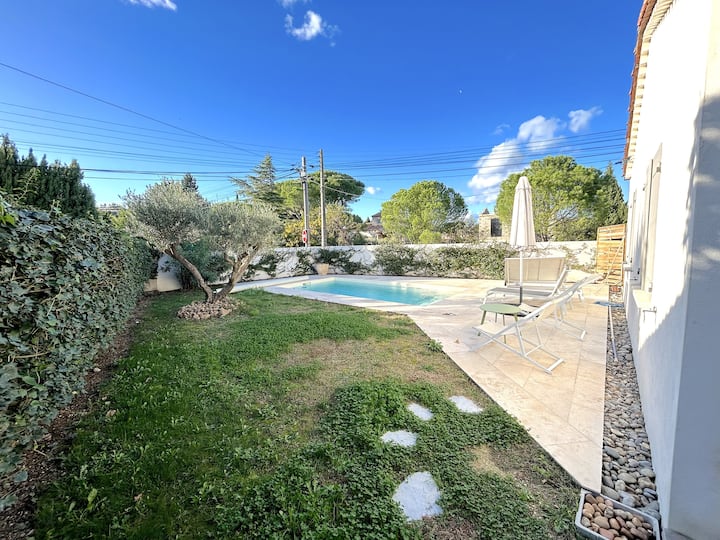 Jolie Maison Avec Piscine  Proche Avignon - Gare TGV - Avignon