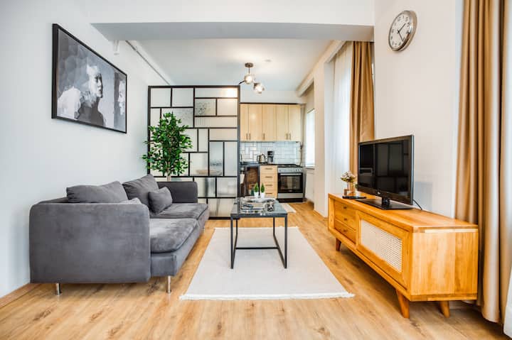 Cita En El Balcon: Centrally Located 1 Br 2 Ac - Beyoğlu