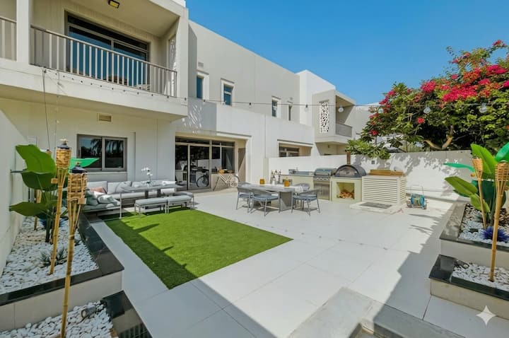 3 Br Family Villa In Dubai - Town Square - Dubaï