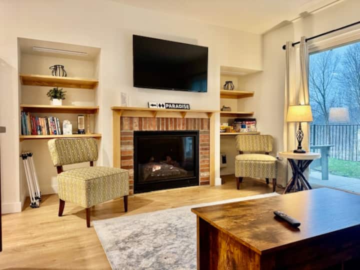 Ski On Ski Off Welcoming Slope Side Condo - Vermont