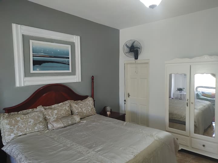 Destiny Palms Apt. With Wedding Facilities. - Jamaïque