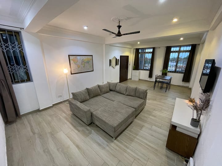 Spacious 2 Bedroom 3 Bath In Osu, Oxford Street - Ghana