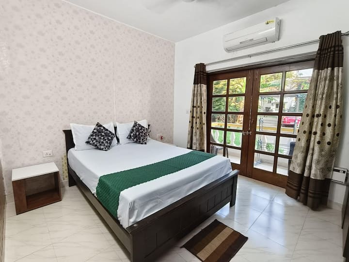 1bhk5 B3gf Candolim 2ac Wm 100mbps Wi-fi Back Up - Goa