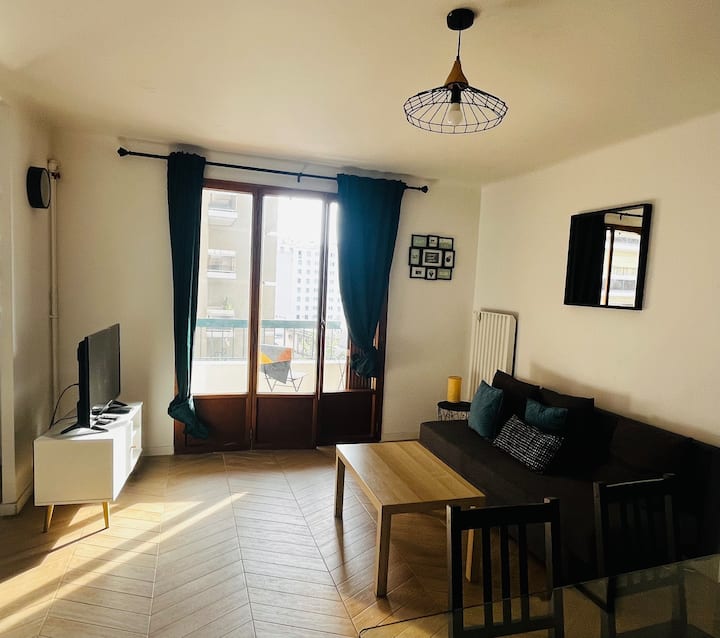 La Perle : Appartement Lumineux Avec Balcon (50m2) - 마르세유