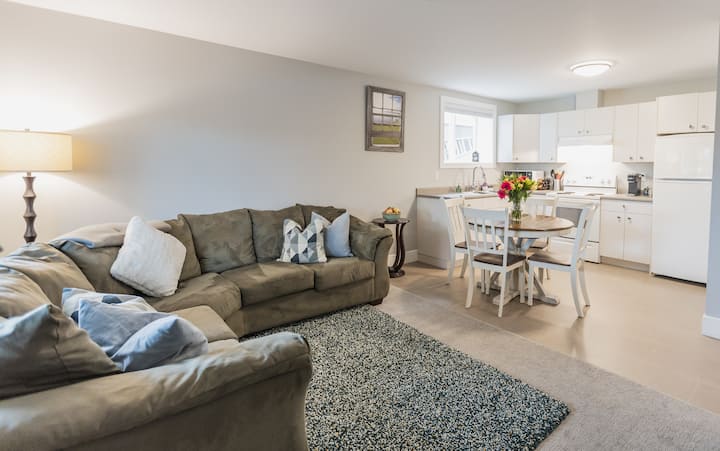 Centrally Located 2-bedroom Family-friendly Suite. - 納奈莫