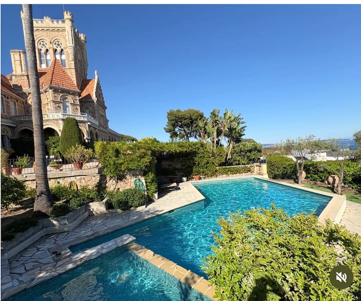 Exceptional Apartment At Château Scott - Juan-les-Pins