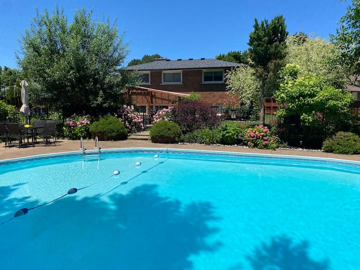 Comfy Suite With Private Pool(4-6) - Niagara Falls