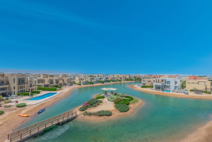 Sunsets On The Lagoon: 2br Rooftop Apt In El Gouna - Egypt
