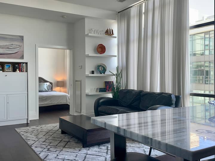 Bright Penthouse Loft - Monthly Stays + Lake Views - Toronto