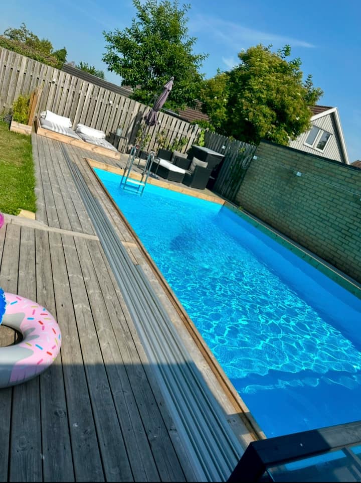 Trevlig Villa Med Pool - Höllviken