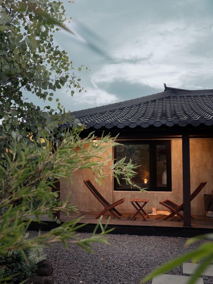 Gimnyeong Hidden Place Ankkeori - Jeju-do