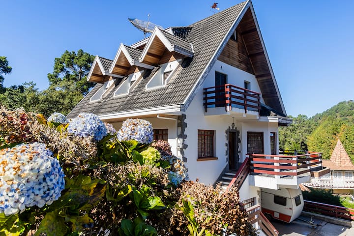 Casa Em Condomínio à 800 Metros Do Centro Capivari - Campos do Jordão