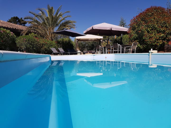 Villa Familiale Bien Située Pour 10 Avec Piscine - Ajaccio