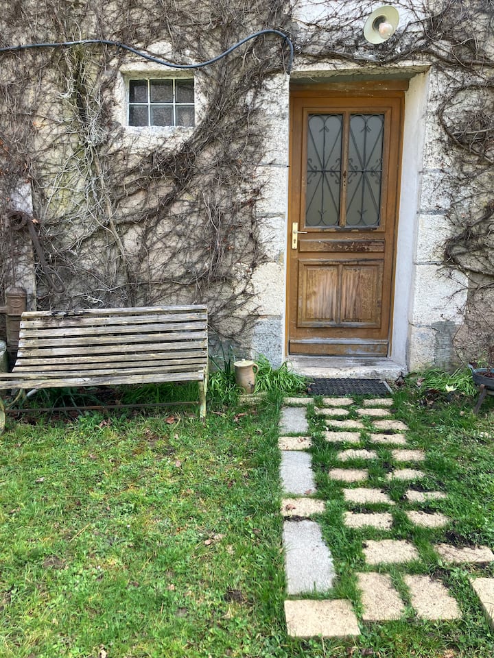 Artist's Countryside Retreat - Sancerre