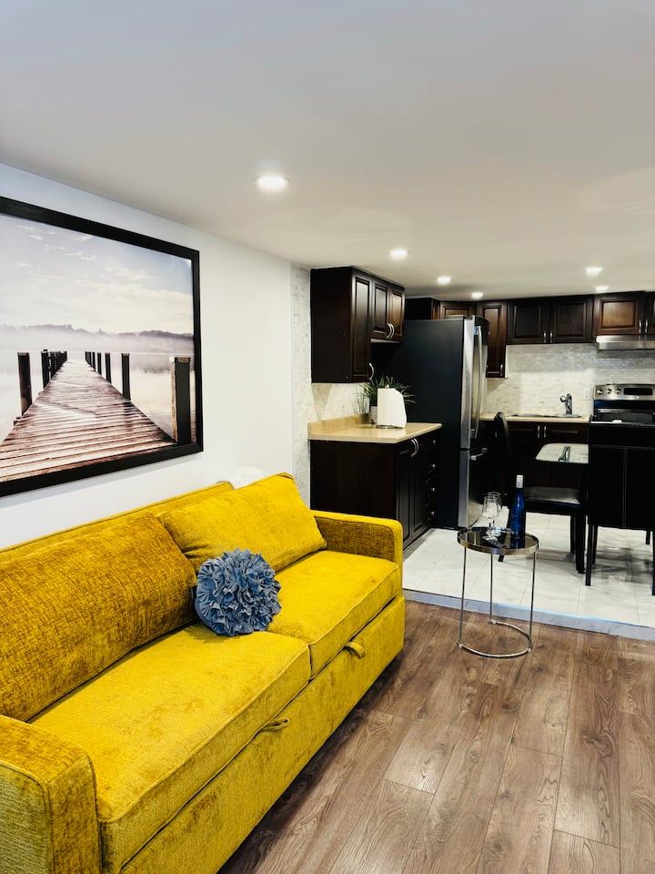 Chez Ivy : Style Condo, Look Moderne,  à Montréal - Laval, Quebec, Canadà