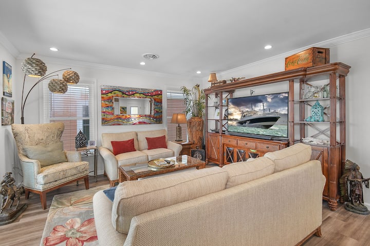 Relaxing Beach Town Getaway | Downtown, Beaches - Stuart, FL