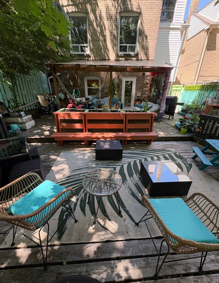 Daydream Treehouse - Toronto, ON