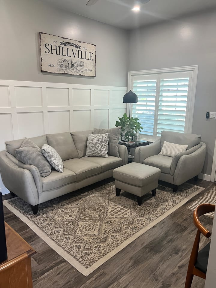 Comfy Cozy Farmhouse Cottage - Fountain Hills, AZ