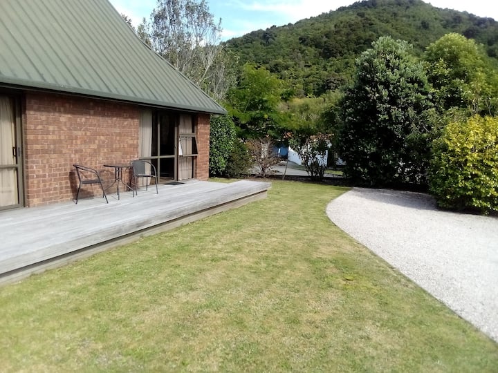 Dog Friendly Self-contained House In Waikawa - Picton