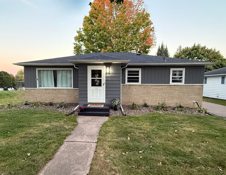 Hearth On First - Quiet, Comfort, Convenient - Wausau, WI