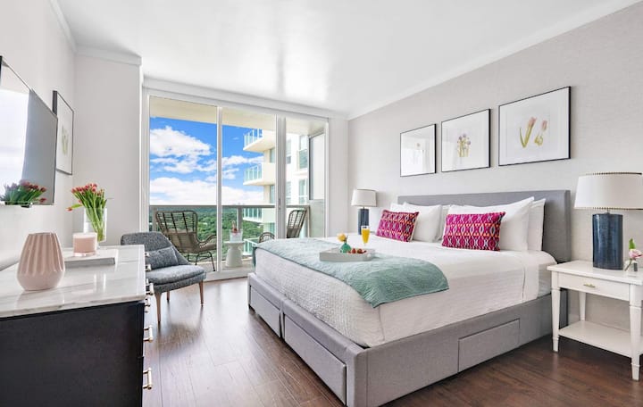 Breathtaking Bay View Suite | Coconut Grove - Miami