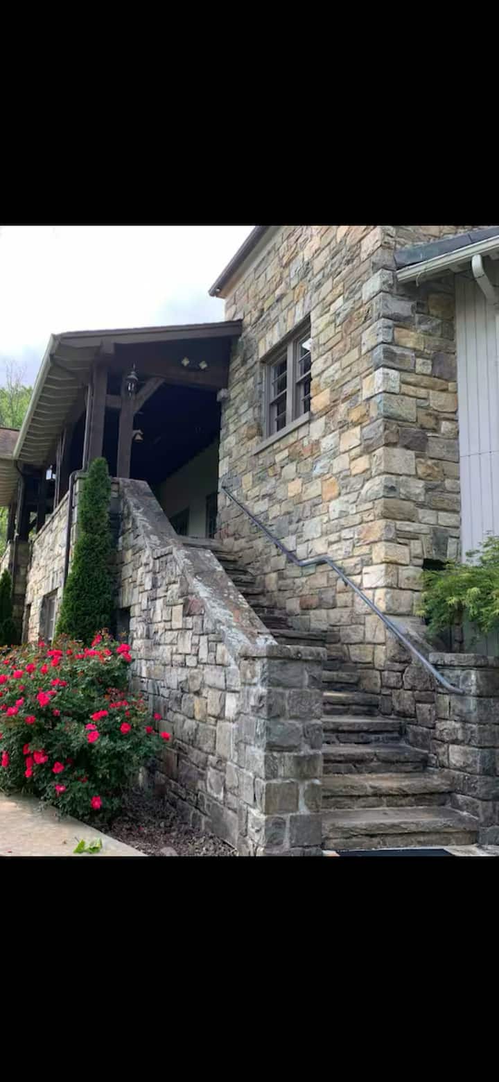 The Blue Ridge Suite At The Lodge At Smoky Cove - Cherokee, NC