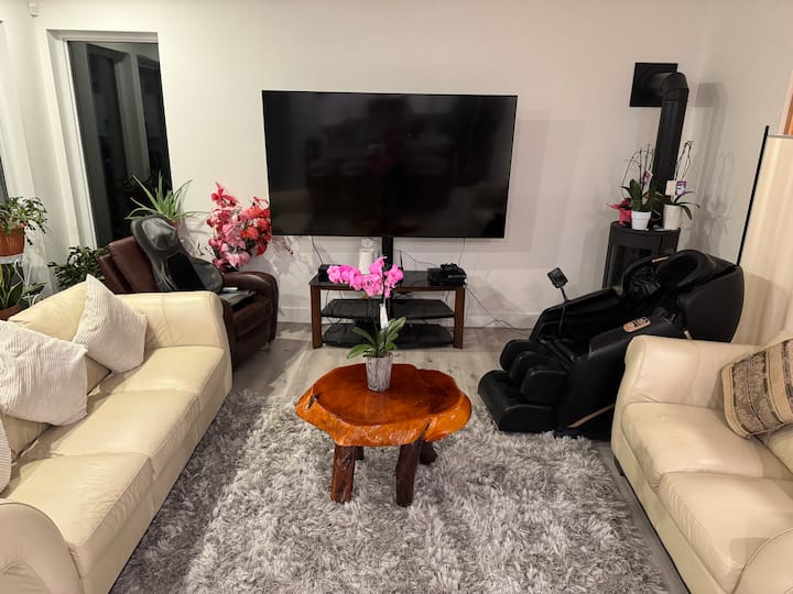 Oceanview Short Term Rental Home - Sechelt