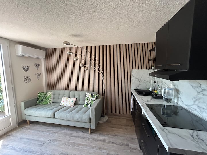 Petite Maison Dans Résidence Avec Piscine - Gassin