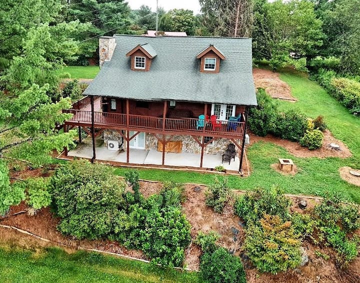 Spacious 4-bedroom Cabin In West Jefferson - West Jefferson, NC