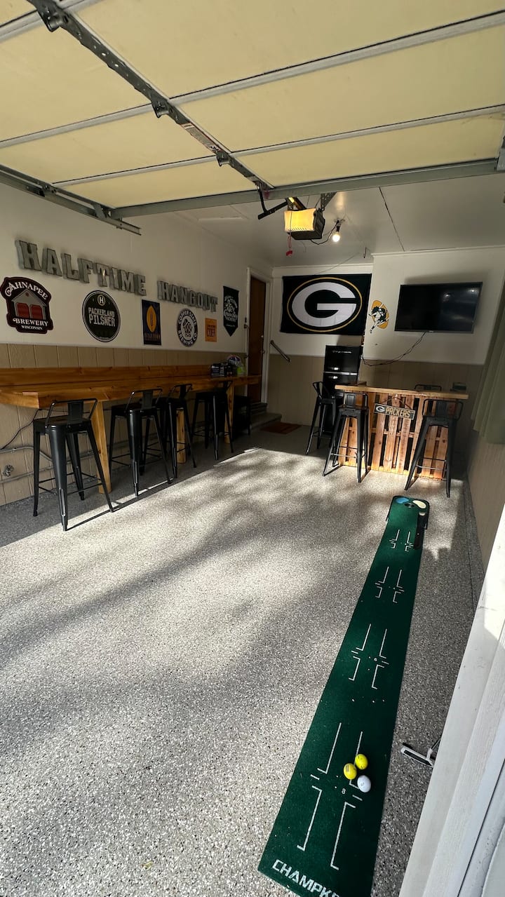 Full House 4 Blocks To Lambeau, Resch, & Titletown - Green Bay, WI