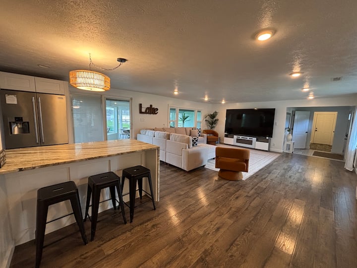Lakeshore Cottage🎣 🚣‍♂️Waterfront/great Wi-fi - Elkhart, IN