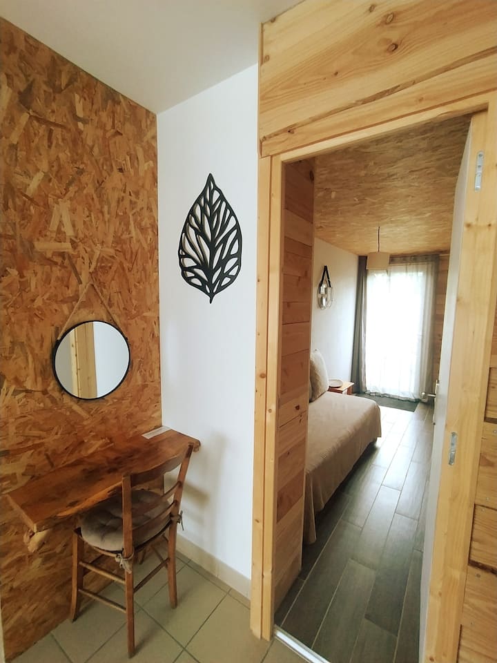 Studio Avec Terrasse Dans Un Village Paisible - Josselin